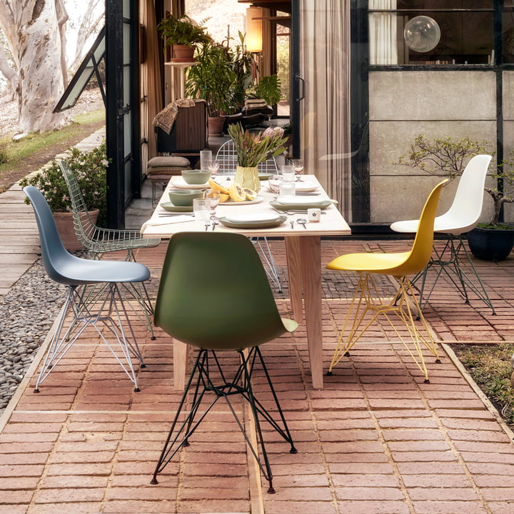 Vitra DSR Eames Plastic Side Chair